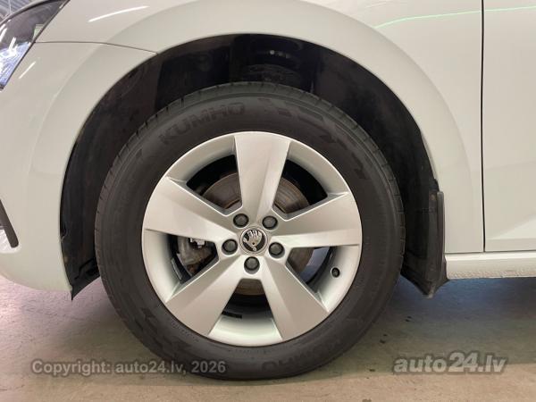 Balts Skoda Scala 2022 Tallina, ar dzinēja tilpumu 1.00 L un nobraukumu 128 tūkst. km par 12890 €, foto 5 vietnē AUTOMOTO.COM.LV