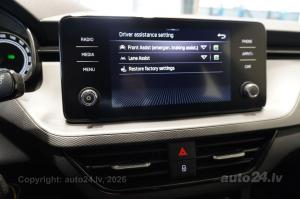 Balts Skoda Scala 2024 Tallina, ar dzinēja tilpumu 1.00 L un nobraukumu 46 tūkst. km par 18500 €, foto 17 vietnē AUTOMOTO.COM.LV