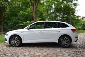 White Skoda Scala 2024 in Riga, with an engine capacity of 1.50 L and mileage of 22 thousand km for 21990 €, photo 4 on AUTOMOTO.COM.LV