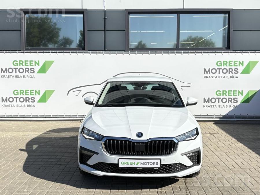 White Skoda Scala 2024 in Riga, with an engine capacity of 1.00 L and mileage of 45 thousand km for 20500 €, photo 8 on AUTOMOTO.COM.LV