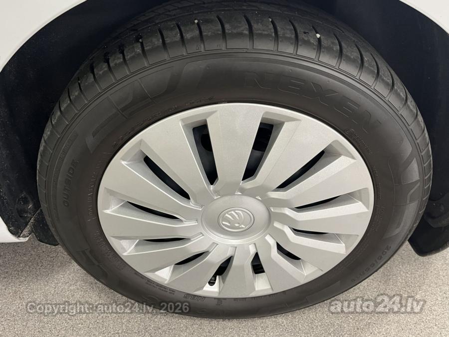 Balts Skoda Scala 2025 Tallina, ar dzinēja tilpumu 1.00 L un nobraukumu 29 tūkst. km par 19900 €, foto 23 vietnē AUTOMOTO.COM.LV