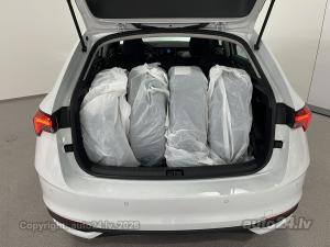 Balts Skoda Scala 2025 Tallina, ar dzinēja tilpumu 1.00 L un nobraukumu 29 tūkst. km par 19900 €, foto 24 vietnē AUTOMOTO.COM.LV
