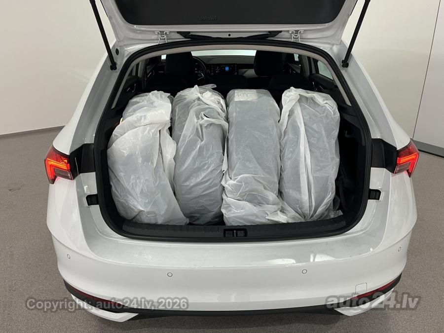 Balts Skoda Scala 2025 Tallina, ar dzinēja tilpumu 1.00 L un nobraukumu 29 tūkst. km par 19900 €, foto 24 vietnē AUTOMOTO.COM.LV