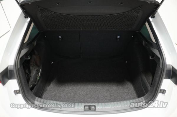Balts Skoda Scala 2025 Tallina, ar dzinēja tilpumu 1.00 L un nobraukumu 33 tūkst. km par 21900 €, foto 8 vietnē AUTOMOTO.COM.LV