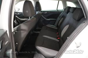 White Skoda Scala 2025 in Tallinn, with an engine capacity of 1.00 L and mileage of 33 thousand km for 21900 €, photo 10 on AUTOMOTO.COM.LV