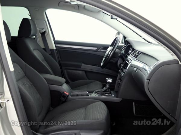 Beige Skoda SuperB 2011 in Tallinn, with an engine capacity of 1.80 L and mileage of 235 thousand km for 1399 €, photo 6 on AUTOMOTO.COM.LV