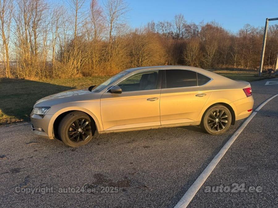 Smilšu krāsa Skoda SuperB 2018 Tallina, ar dzinēja tilpumu 1.40 L un nobraukumu 106 tūkst. km par 14500 €, foto 3 vietnē AUTOMOTO.COM.LV