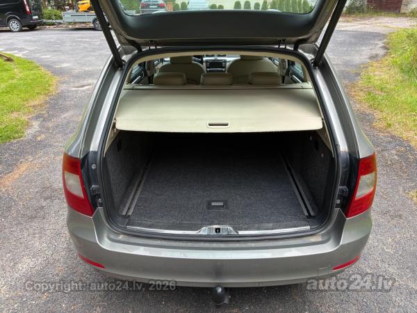 Smilšu krāsa Skoda SuperB 2011 Pelva, ar dzinēja tilpumu 2.00 L un nobraukumu 355 tūkst. km par 4750 €, foto 8 vietnē AUTOMOTO.COM.LV