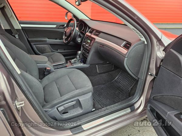 Smilšu krāsa Skoda SuperB 2013 Tartu, ar dzinēja tilpumu 2.00 L un nobraukumu 383 tūkst. km par 6499 €, foto 7 vietnē AUTOMOTO.COM.LV