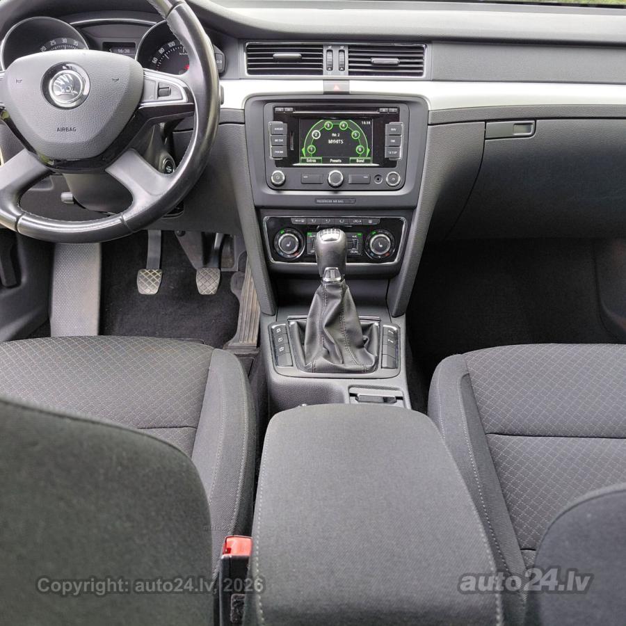 Smilšu krāsa Skoda SuperB 2013 Tartu, ar dzinēja tilpumu 2.00 L un nobraukumu 335 tūkst. km par 6599 €, foto 11 vietnē AUTOMOTO.COM.LV
