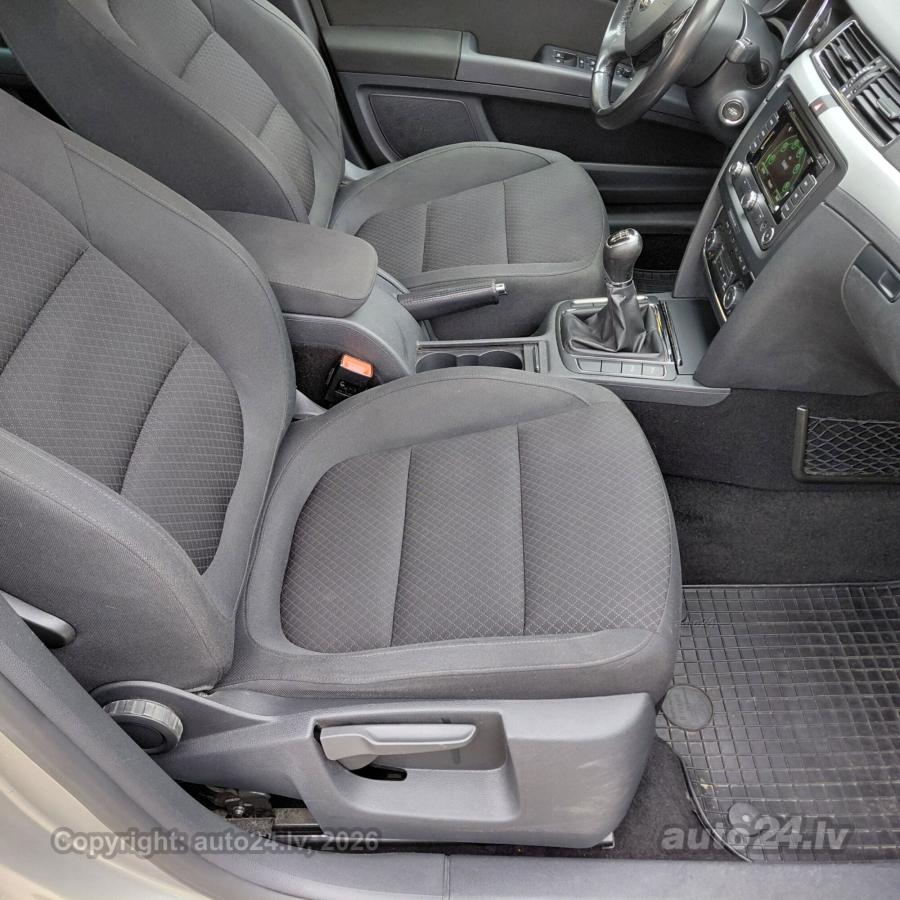 Smilšu krāsa Skoda SuperB 2013 Tartu, ar dzinēja tilpumu 2.00 L un nobraukumu 335 tūkst. km par 6599 €, foto 13 vietnē AUTOMOTO.COM.LV