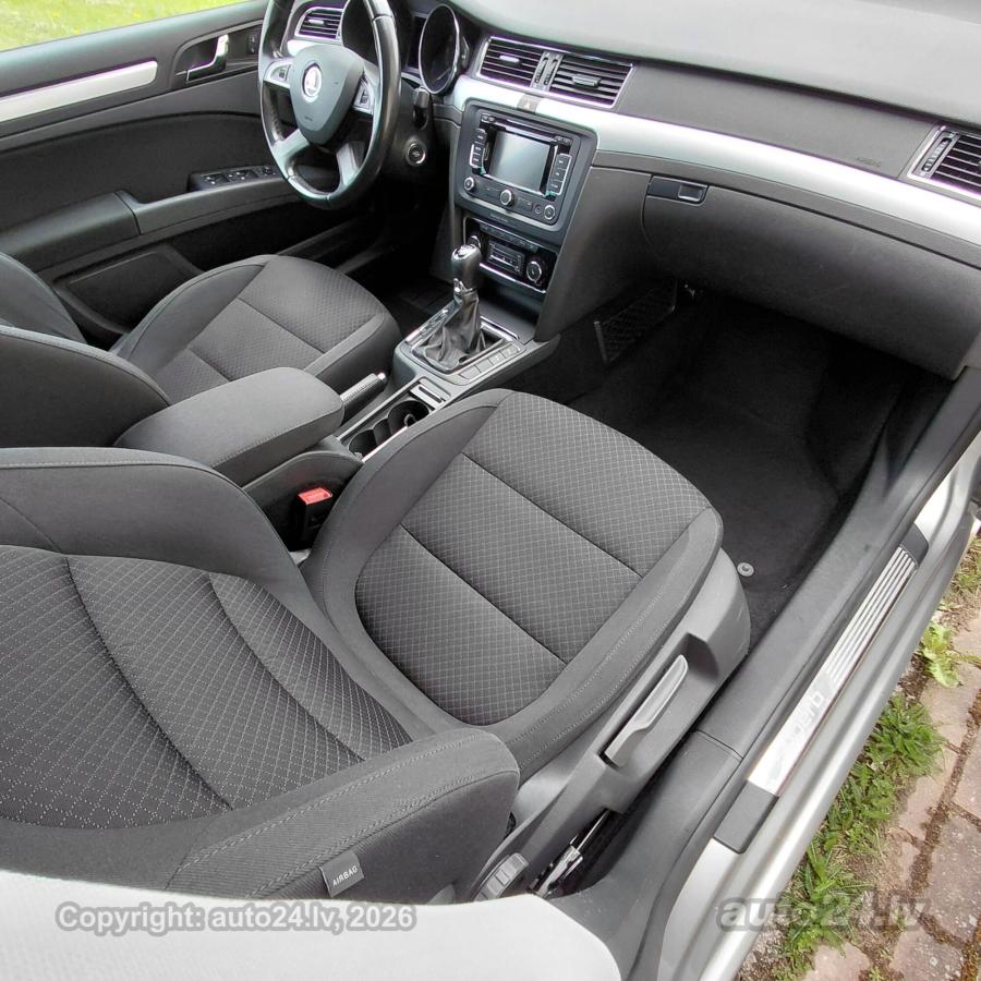 Smilšu krāsa Skoda SuperB 2013 Tartu, ar dzinēja tilpumu 2.00 L un nobraukumu 335 tūkst. km par 6599 €, foto 14 vietnē AUTOMOTO.COM.LV