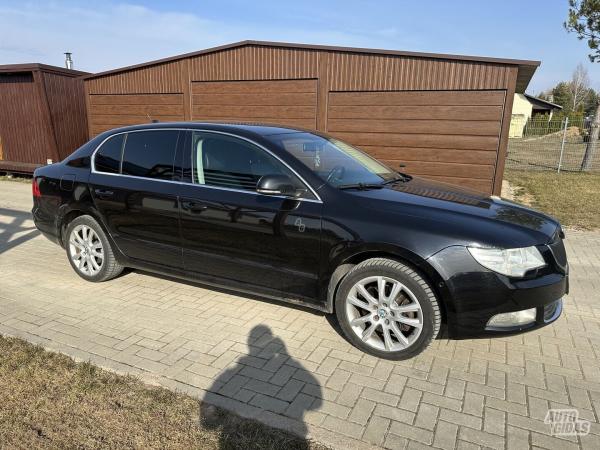Melns Skoda SuperB 2009 Šalčininkai, ar dzinēja tilpumu 2.00 L un nobraukumu 497 tūkst. km par 3500 €, foto 2 vietnē AUTOMOTO.COM.LV