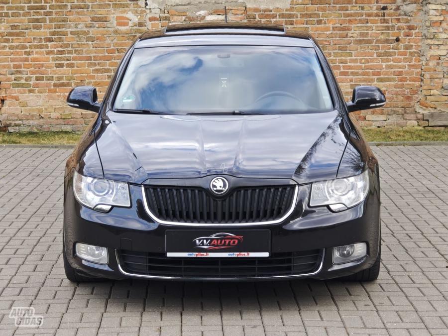 Black Skoda SuperB 2009 in Vilnius, with an engine capacity of 1.80 L and mileage of 231 thousand km for 4200 €, photo 1 on AUTOMOTO.COM.LV