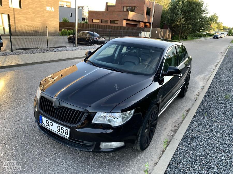 Black Skoda SuperB 2009 in Kaunas, with an engine capacity of 2.00 L and mileage of 341 thousand km for 2800 €, photo 1 on AUTOMOTO.COM.LV