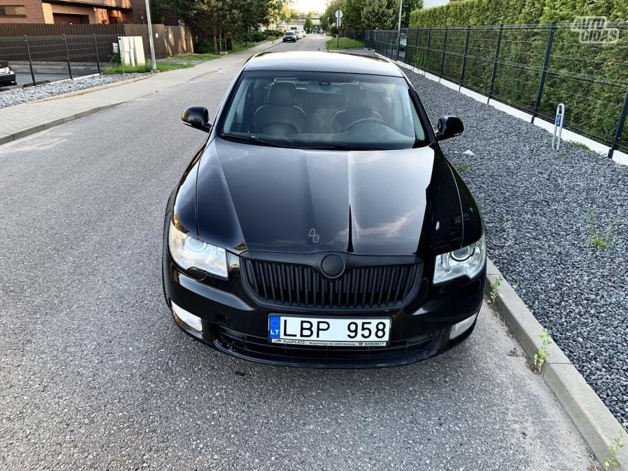 Black Skoda SuperB 2009 in Kaunas, with an engine capacity of 2.00 L and mileage of 341 thousand km for 2800 €, photo 3 on AUTOMOTO.COM.LV