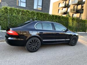 Black Skoda SuperB 2009 in Kaunas, with an engine capacity of 2.00 L and mileage of 341 thousand km for 2800 €, photo 6 on AUTOMOTO.COM.LV