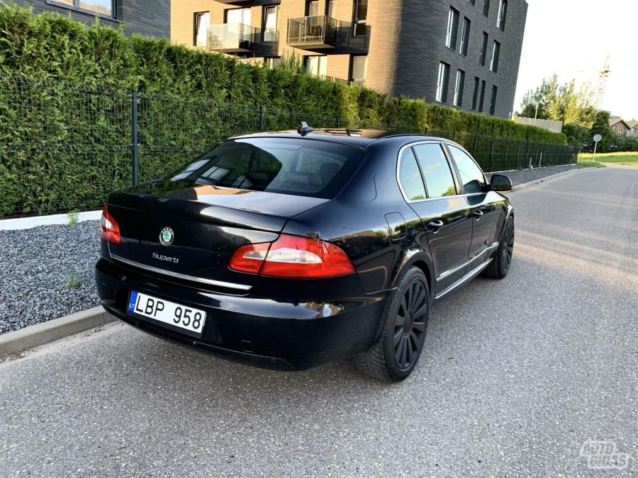 Black Skoda SuperB 2009 in Kaunas, with an engine capacity of 2.00 L and mileage of 341 thousand km for 2800 €, photo 7 on AUTOMOTO.COM.LV