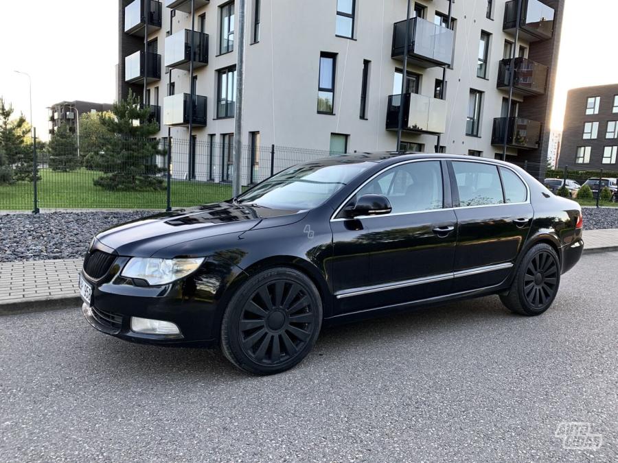 Black Skoda SuperB 2009 in Kaunas, with an engine capacity of 2.00 L and mileage of 341 thousand km for 2800 €, photo 8 on AUTOMOTO.COM.LV