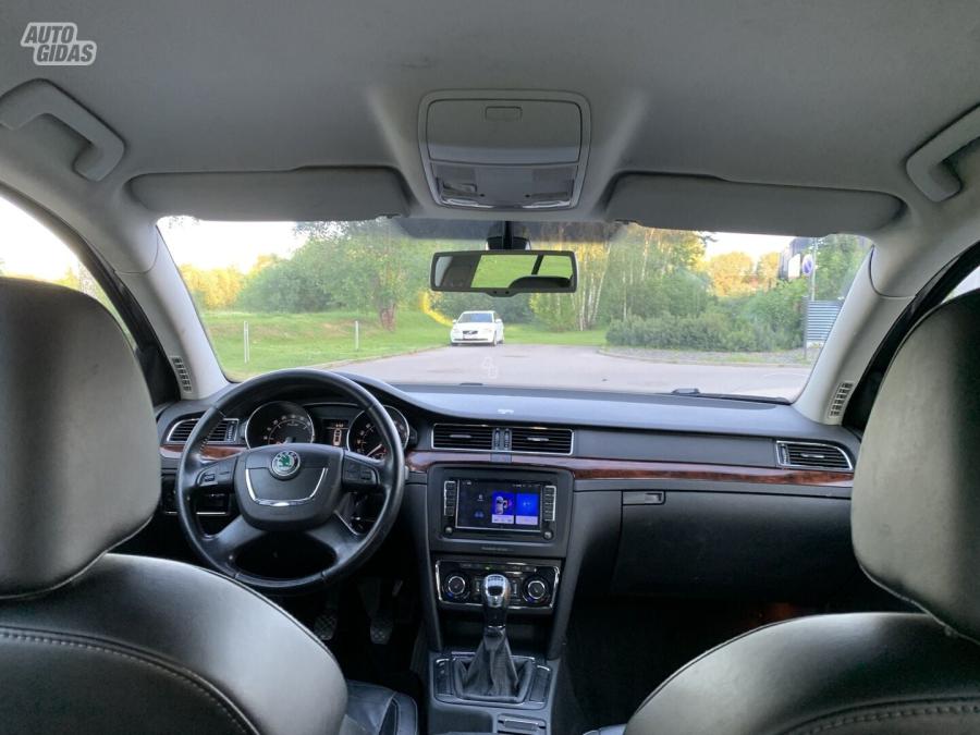 Black Skoda SuperB 2009 in Kaunas, with an engine capacity of 2.00 L and mileage of 341 thousand km for 2800 €, photo 22 on AUTOMOTO.COM.LV
