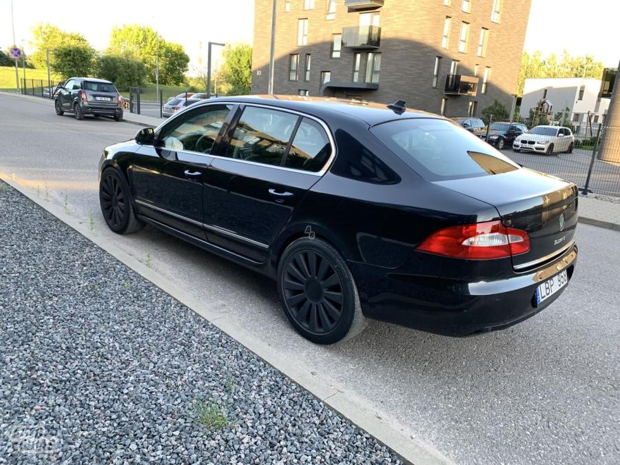 Black Skoda SuperB 2009 in Kaunas, with an engine capacity of 2.00 L and mileage of 341 thousand km for 2800 €, photo 27 on AUTOMOTO.COM.LV