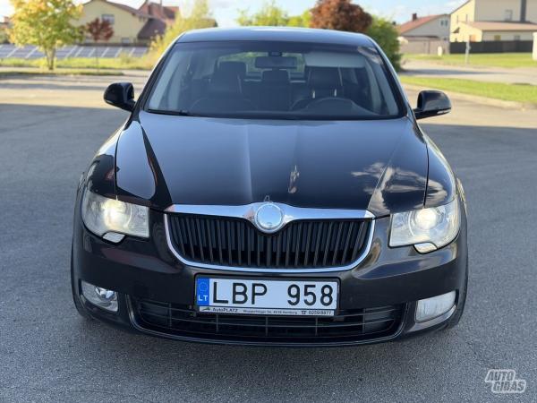 Black Skoda SuperB 2009 in Panevezys, with an engine capacity of 2.00 L and mileage of 343 thousand km for 2450 €, photo 3 on AUTOMOTO.COM.LV