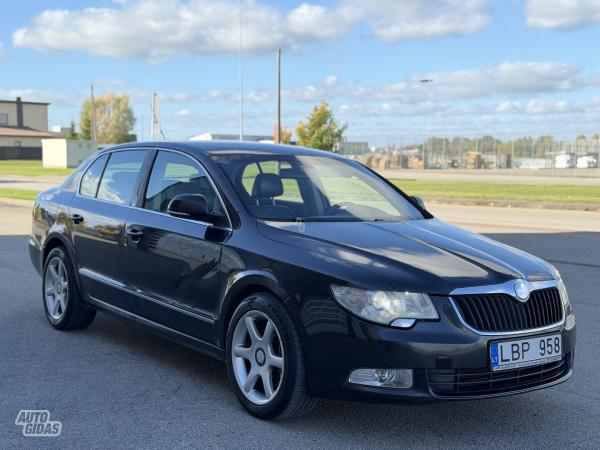 Black Skoda SuperB 2009 in Panevezys, with an engine capacity of 2.00 L and mileage of 343 thousand km for 2450 €, photo 4 on AUTOMOTO.COM.LV