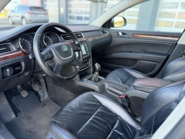 Black Skoda SuperB 2009 in Panevezys, with an engine capacity of 2.00 L and mileage of 343 thousand km for 2450 €, photo 10 on AUTOMOTO.COM.LV