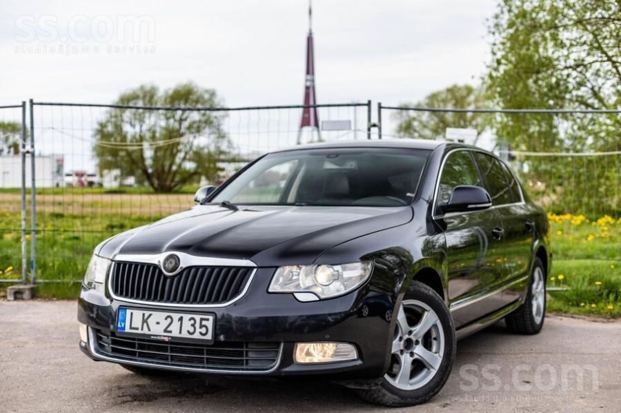 Melns Skoda SuperB 2010 Rīga, ar dzinēja tilpumu 2.00 L un nobraukumu 370 tūkst. km par 4990 €, foto 1 vietnē AUTOMOTO.COM.LV