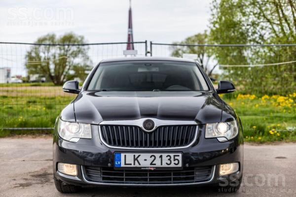 Black Skoda SuperB 2010 in Riga, with an engine capacity of 2.00 L and mileage of 370 thousand km for 4990 €, photo 3 on AUTOMOTO.COM.LV