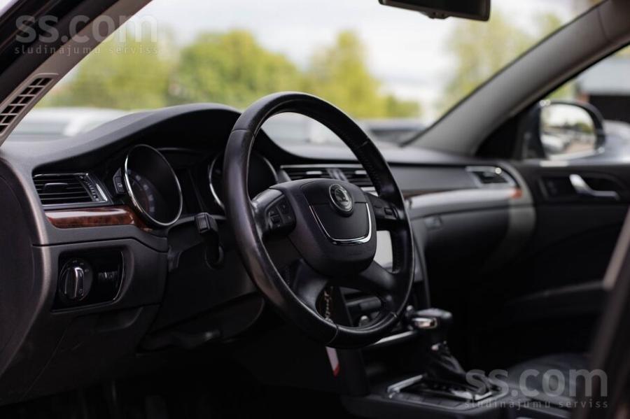 Melns Skoda SuperB 2010 Rīga, ar dzinēja tilpumu 2.00 L un nobraukumu 370 tūkst. km par 4990 €, foto 16 vietnē AUTOMOTO.COM.LV