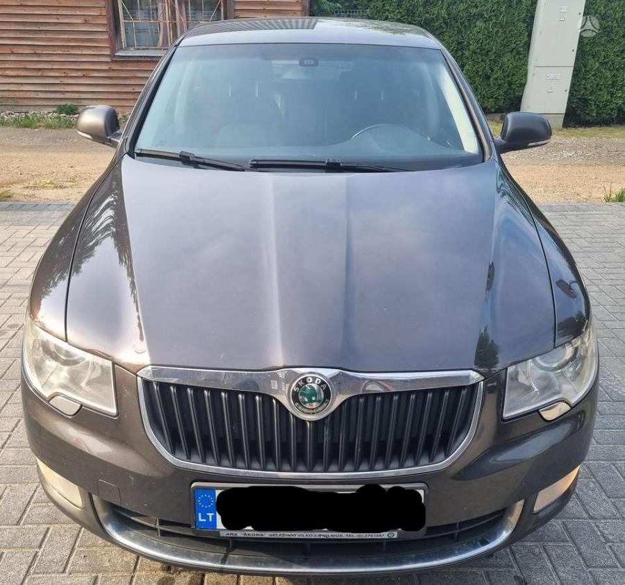 Melns Skoda SuperB 2010 Viļņa, ar dzinēja tilpumu 1.97 L un nobraukumu 345 tūkst. km par 2700 €, foto 4 vietnē AUTOMOTO.COM.LV