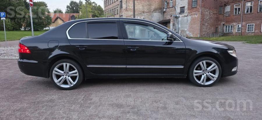 Black Skoda SuperB 2013 in Kuldiga, with an engine capacity of 2.00 L and mileage of 340 thousand km for 3999 €, photo 1 on AUTOMOTO.COM.LV