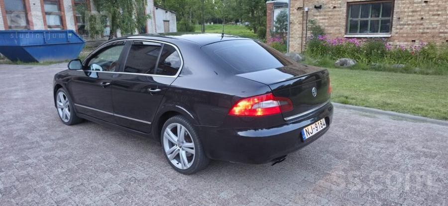 Black Skoda SuperB 2013 in Kuldiga, with an engine capacity of 2.00 L and mileage of 340 thousand km for 3999 €, photo 7 on AUTOMOTO.COM.LV