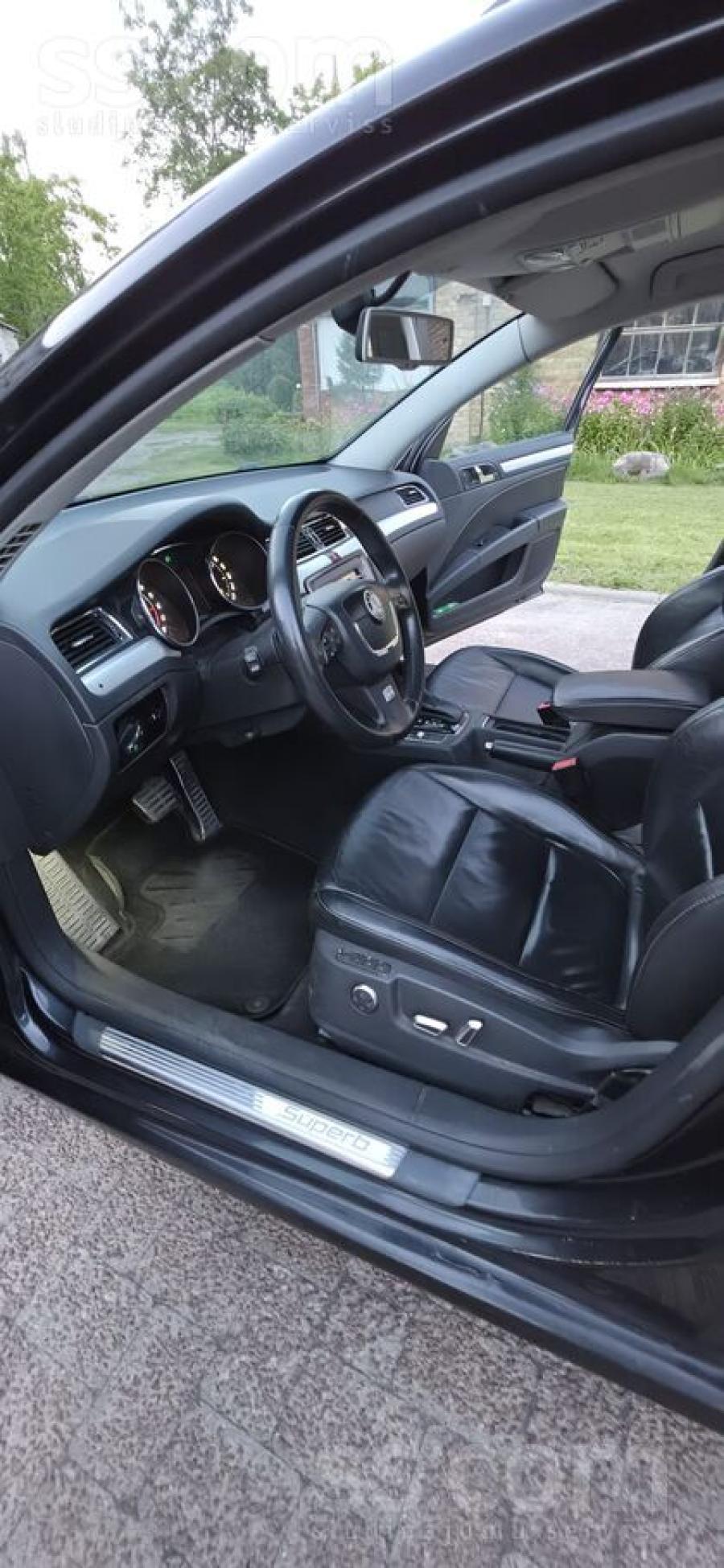 Black Skoda SuperB 2013 in Kuldiga, with an engine capacity of 2.00 L and mileage of 340 thousand km for 3999 €, photo 18 on AUTOMOTO.COM.LV