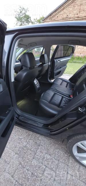 Black Skoda SuperB 2013 in Kuldiga, with an engine capacity of 2.00 L and mileage of 340 thousand km for 3999 €, photo 19 on AUTOMOTO.COM.LV