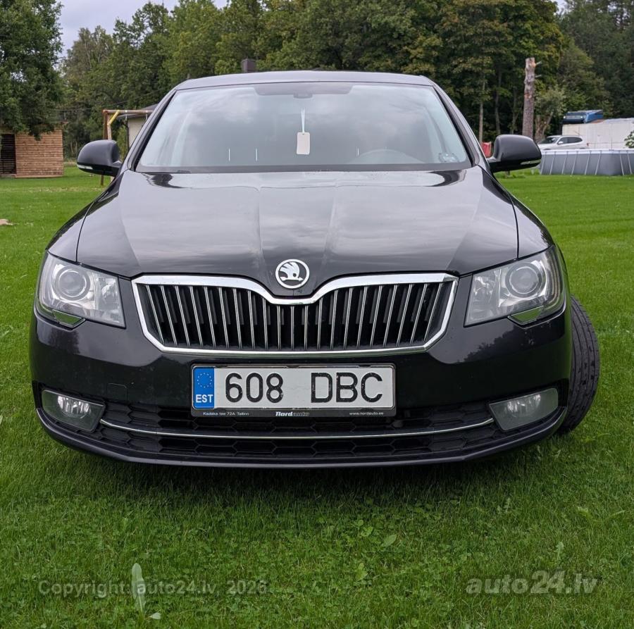 Melns Skoda SuperB 2013 Rapla, ar dzinēja tilpumu 2.00 L un nobraukumu 371 tūkst. km par 6000 €, foto 6 vietnē AUTOMOTO.COM.LV