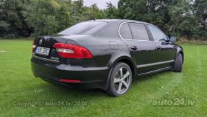 Melns Skoda SuperB 2013 Rapla, ar dzinēja tilpumu 2.00 L un nobraukumu 371 tūkst. km par 6000 €, foto 9 vietnē AUTOMOTO.COM.LV