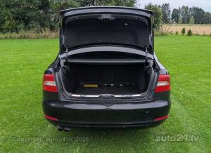 Melns Skoda SuperB 2013 Rapla, ar dzinēja tilpumu 2.00 L un nobraukumu 371 tūkst. km par 6000 €, foto 11 vietnē AUTOMOTO.COM.LV
