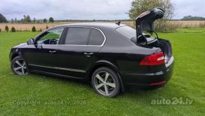 Melns Skoda SuperB 2013 Rapla, ar dzinēja tilpumu 2.00 L un nobraukumu 371 tūkst. km par 6000 €, foto 12 vietnē AUTOMOTO.COM.LV
