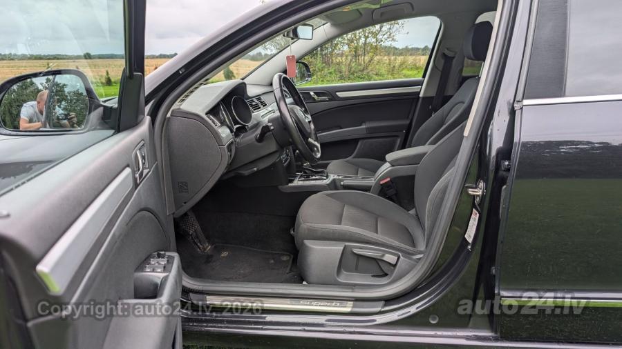 Melns Skoda SuperB 2013 Rapla, ar dzinēja tilpumu 2.00 L un nobraukumu 371 tūkst. km par 6000 €, foto 19 vietnē AUTOMOTO.COM.LV
