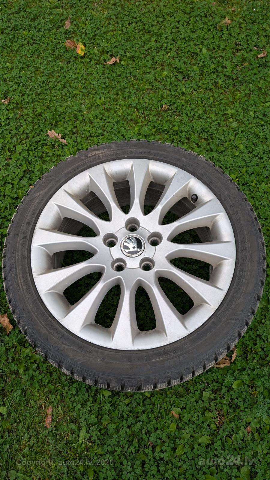 Melns Skoda SuperB 2013 Rapla, ar dzinēja tilpumu 2.00 L un nobraukumu 371 tūkst. km par 6000 €, foto 25 vietnē AUTOMOTO.COM.LV