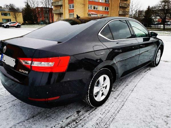 Melns Skoda SuperB 2015 Kauņa, ar dzinēja tilpumu 1.97 L un nobraukumu 286 tūkst. km par 8950 €, foto 3 vietnē AUTOMOTO.COM.LV