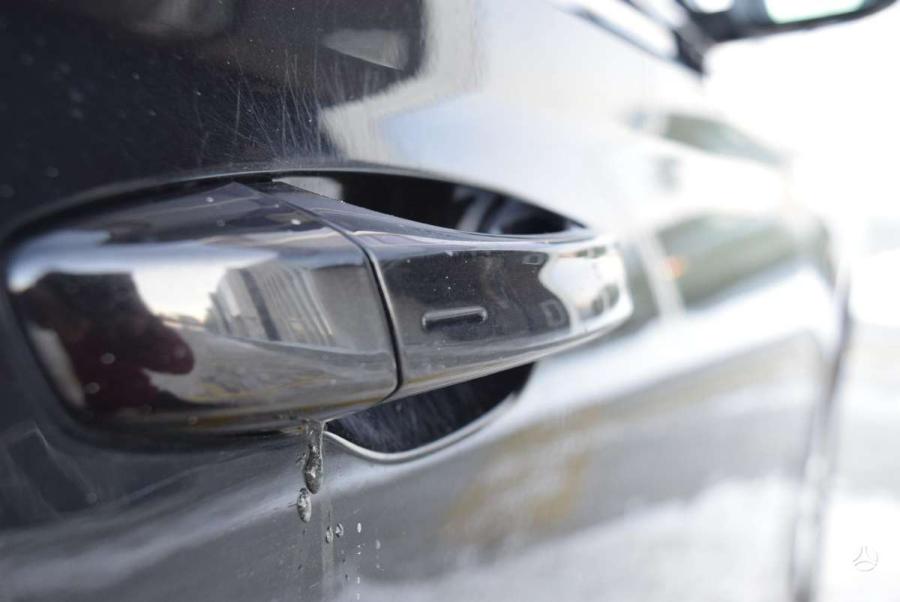 Black Skoda SuperB 2015 in Vilnius, with an engine capacity of 1.97 L and mileage of 286 thousand km for 10000 €, photo 8 on AUTOMOTO.COM.LV