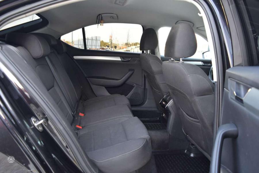 Black Skoda SuperB 2015 in Vilnius, with an engine capacity of 1.97 L and mileage of 286 thousand km for 10000 €, photo 10 on AUTOMOTO.COM.LV