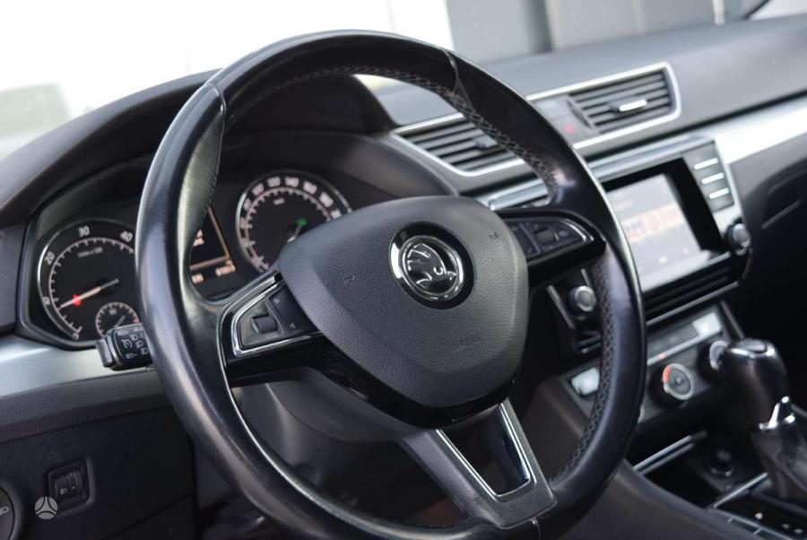 Black Skoda SuperB 2015 in Vilnius, with an engine capacity of 1.97 L and mileage of 286 thousand km for 10000 €, photo 12 on AUTOMOTO.COM.LV