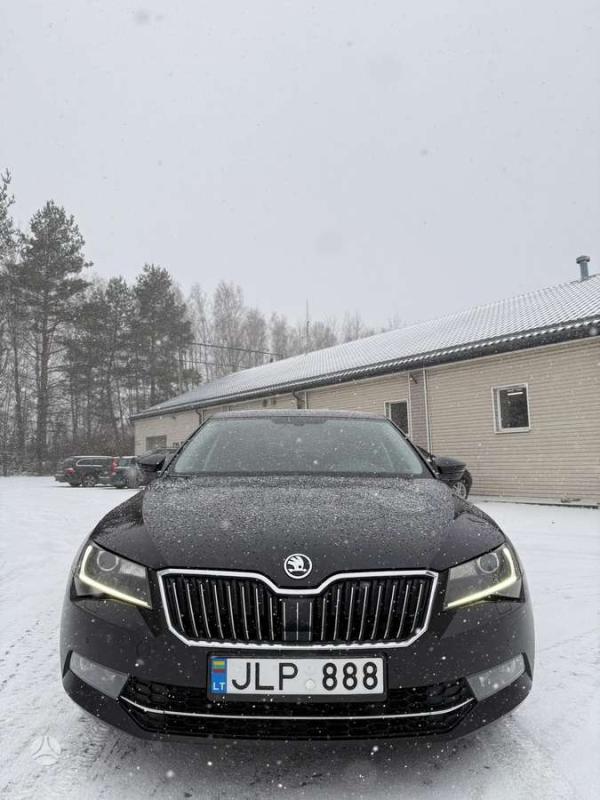 Black Skoda SuperB 2016 in Vilnius, with an engine capacity of 1.97 L and mileage of 295 thousand km for 13500 €, photo 1 on AUTOMOTO.COM.LV