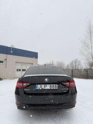 Black Skoda SuperB 2016 in Vilnius, with an engine capacity of 1.97 L and mileage of 295 thousand km for 13500 €, photo 3 on AUTOMOTO.COM.LV