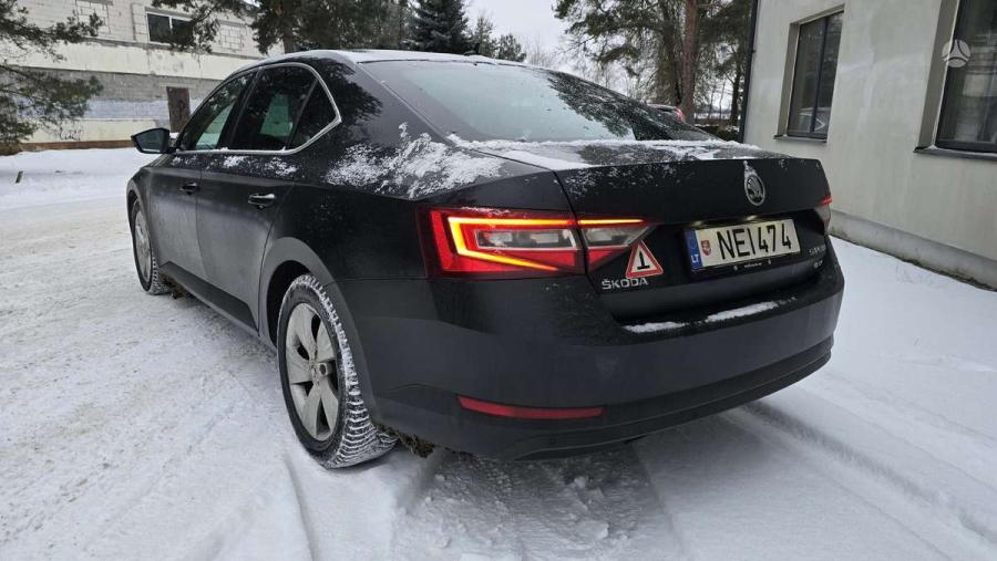 Melns Skoda SuperB 2016 Alīta, ar dzinēja tilpumu 1.97 L un nobraukumu 262 tūkst. km par 10350 €, foto 4 vietnē AUTOMOTO.COM.LV