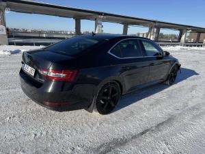 Black Skoda SuperB 2016 in Vilnius, with an engine capacity of 1.97 L and mileage of 430 thousand km for 5700 €, photo 4 on AUTOMOTO.COM.LV